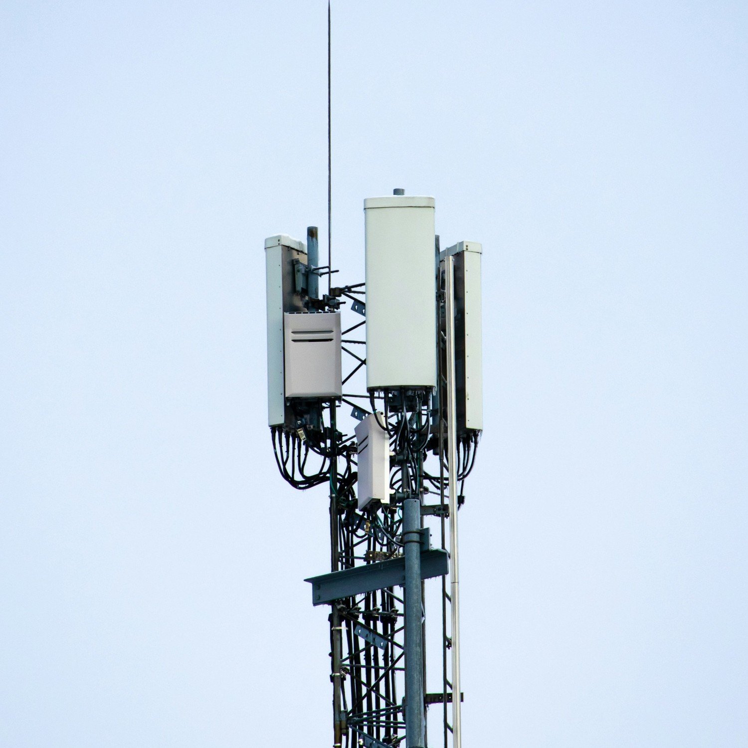 How to Install a Long-Range WiFi Extender for Outdoor WiFi Coverage?